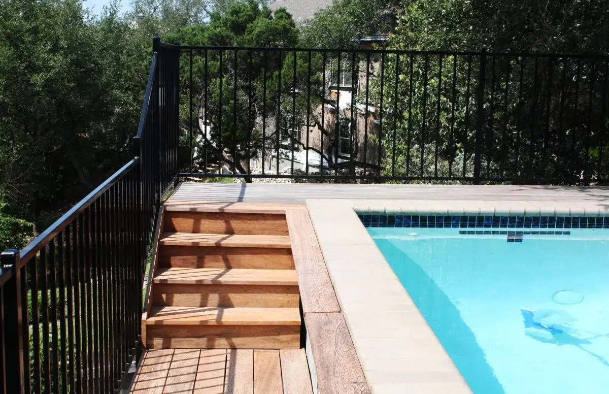Home Pool Enclosure Fencing